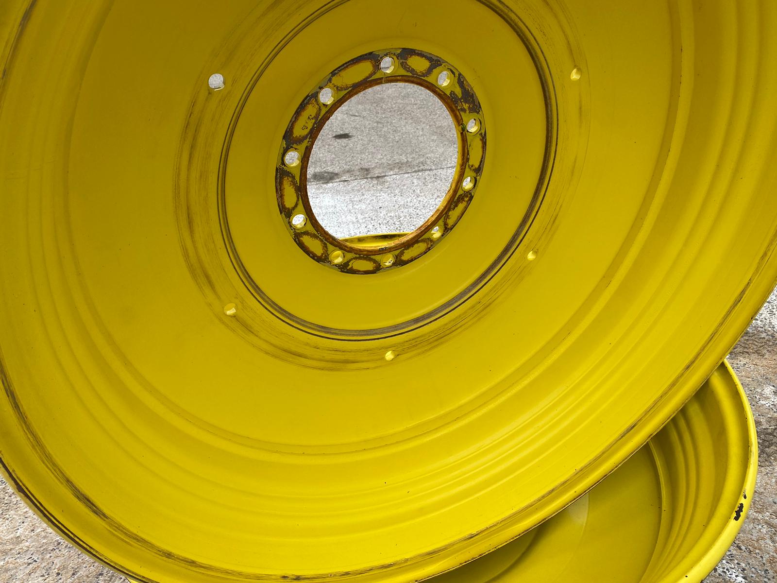 x2 Ex Demo John Deere 42″ 10 stud rims 1042385392 TW23Bx42 To Fit 6170R ...