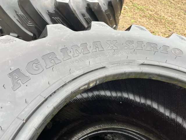 X4 600/70 R30 BKT Agrimax JCB Fastrak Tyres – Estrada Exports